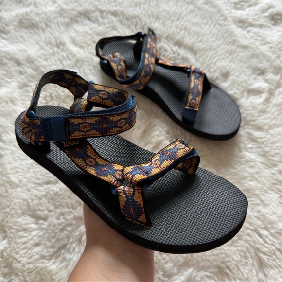 Teva | Shoes | Teva Womens Original Universal Canyon To Canyon Size 7 ...